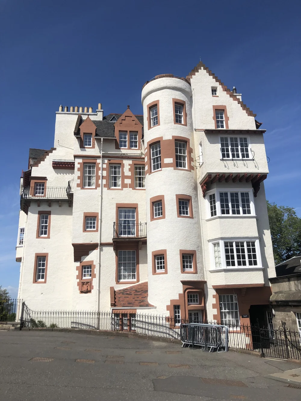 Monumental Features of Edinburgh Castle Esplanade — Edinburgh Expert ...