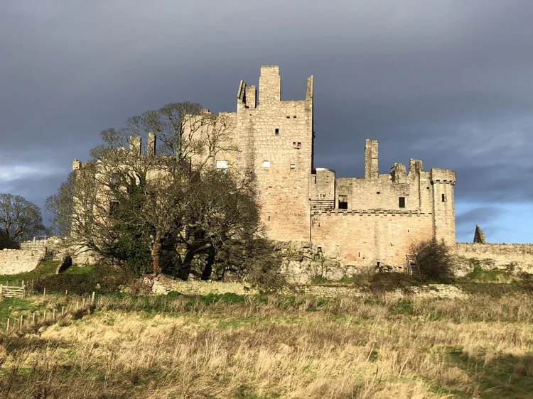 Edinburgh’s History in Ruins - Craigmillar Castle — Edinburgh Expert ...