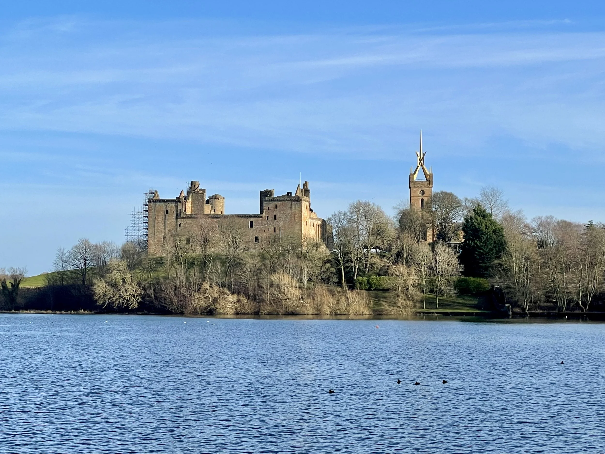 A Day Trip Out of Edinburgh - Visit Linlithgow Palace, Birthplace of ...