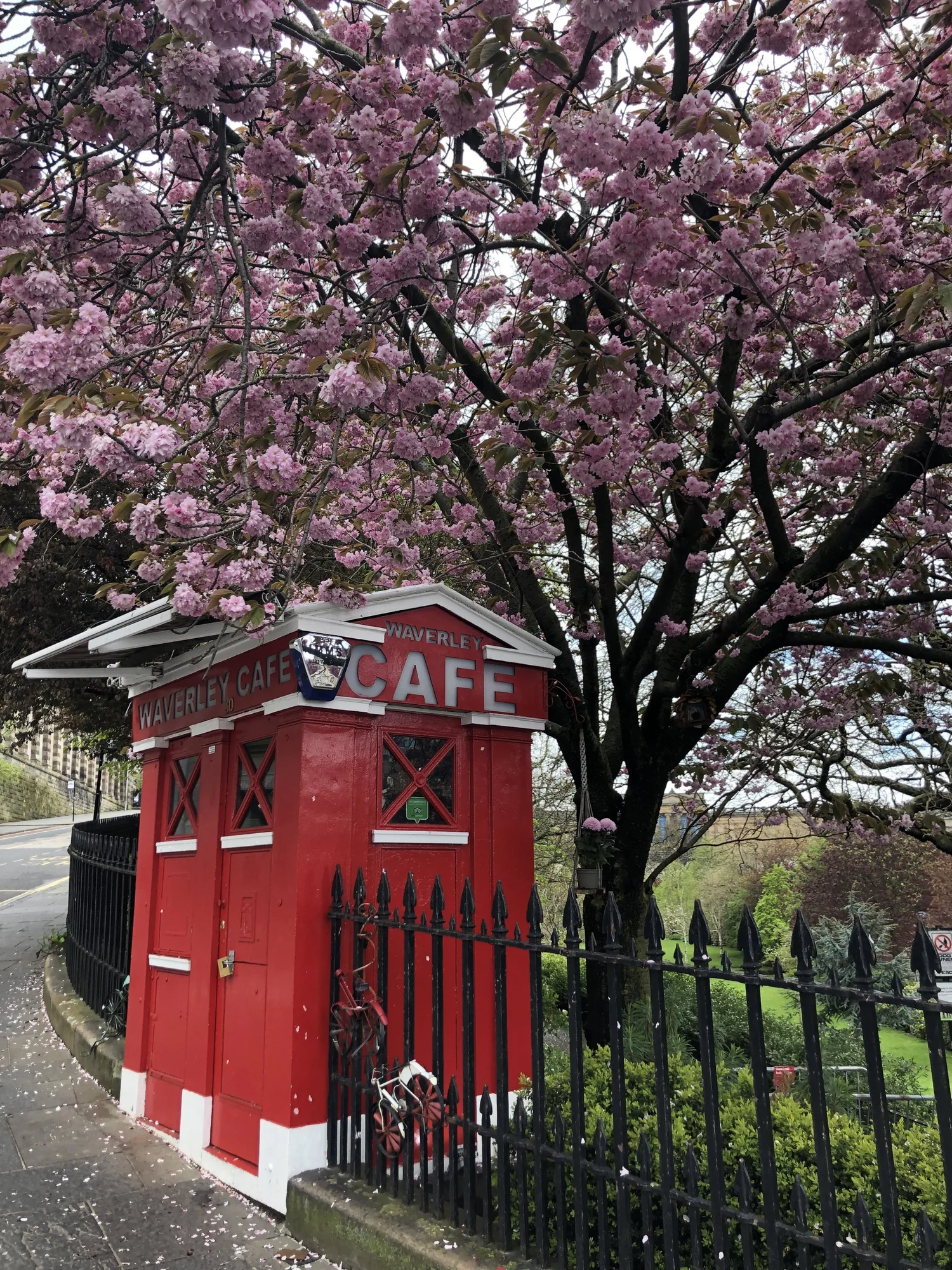 Street Furniture of Edinburgh - Police Boxes, Telephone Boxes, Post ...