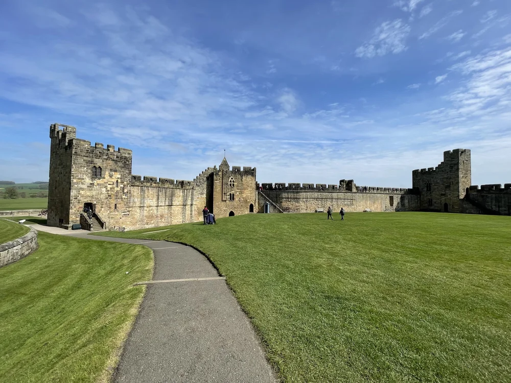 A Day Trip out of Edinburgh - Visit Alnwick and Alnwick Castle ...