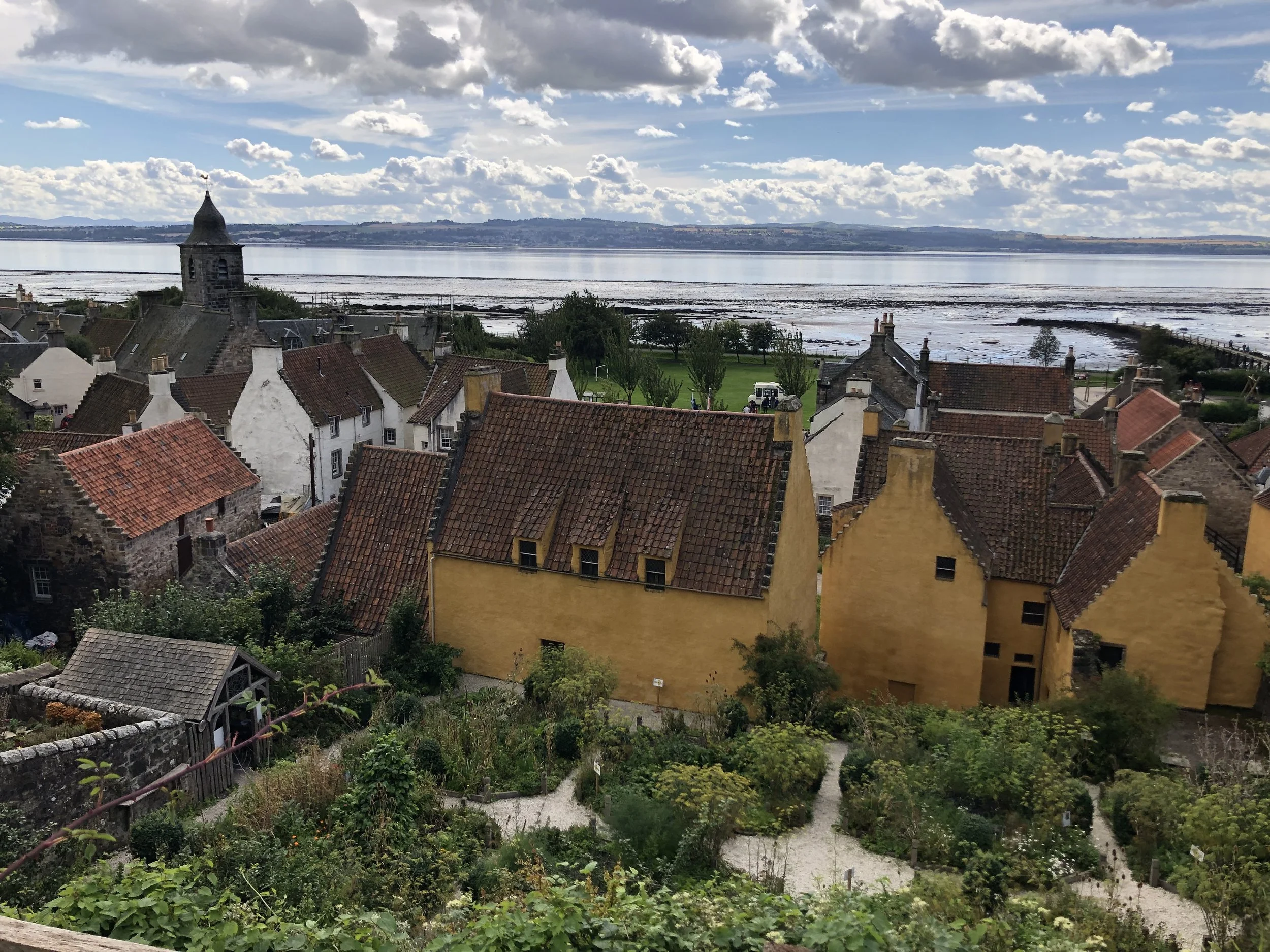 A Day Trip Out of Edinburgh - Visit the Historic Village of Culross ...
