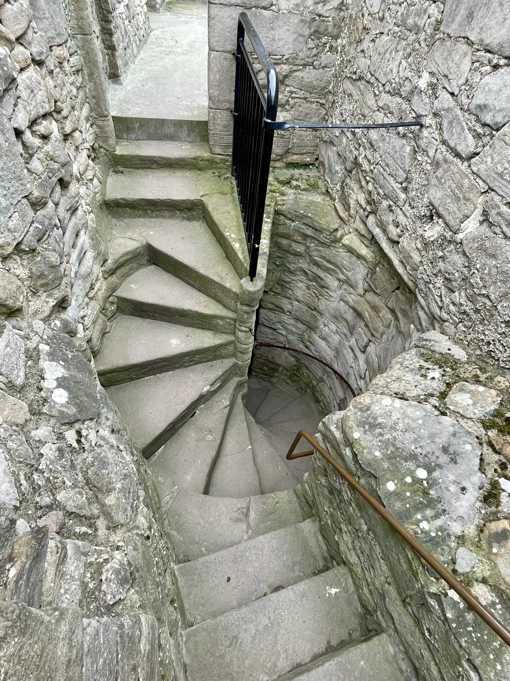 Edinburgh’s History in Ruins - Craigmillar Castle — Edinburgh Expert ...