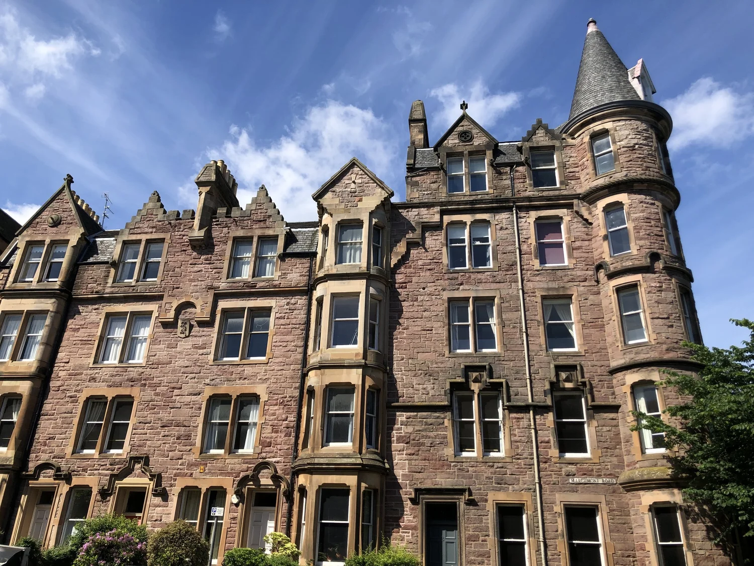 Architecture of Edinburgh - The Scots Baronial Style — Edinburgh Expert ...