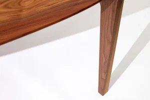 Scarlet Table — Apparentt