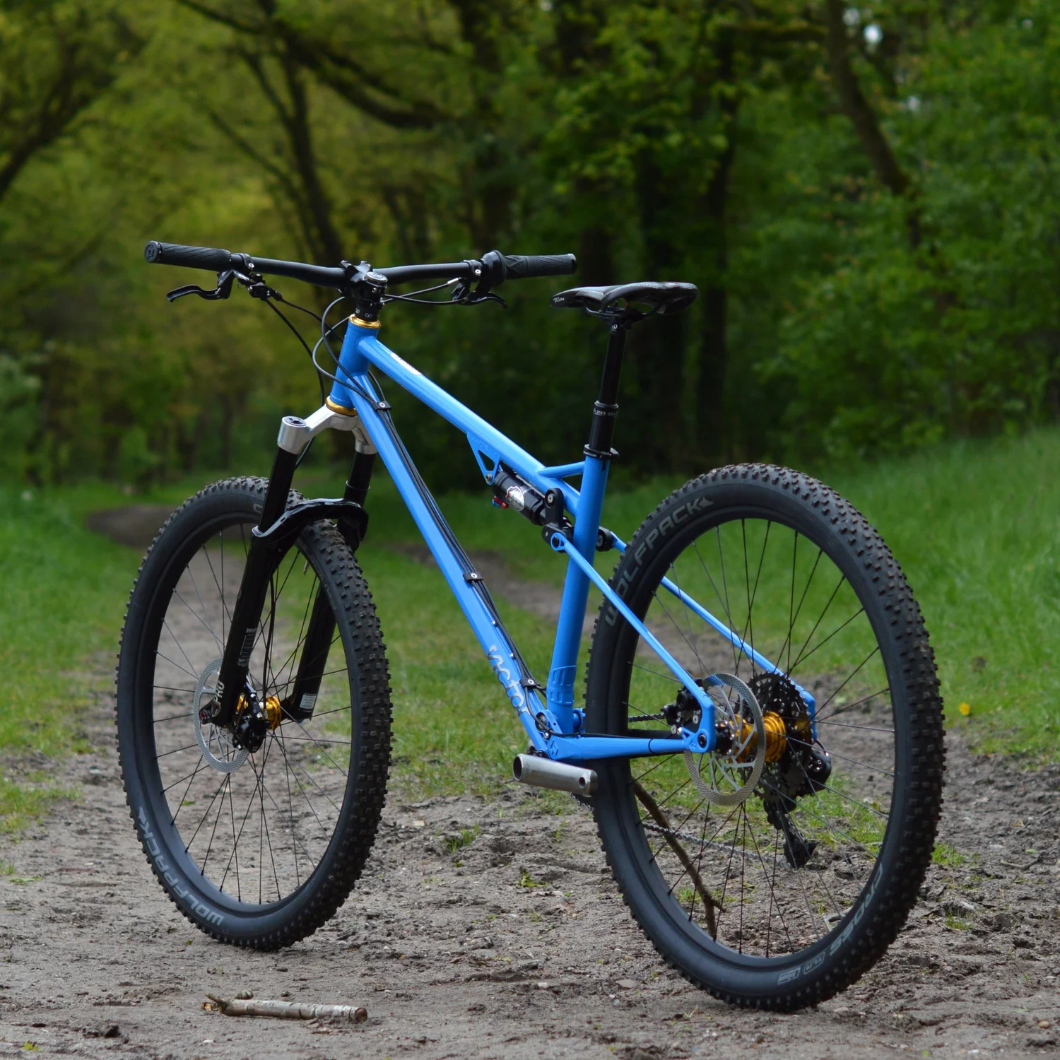 UNpaved Cycles | handcrafted steel and titanium bikes