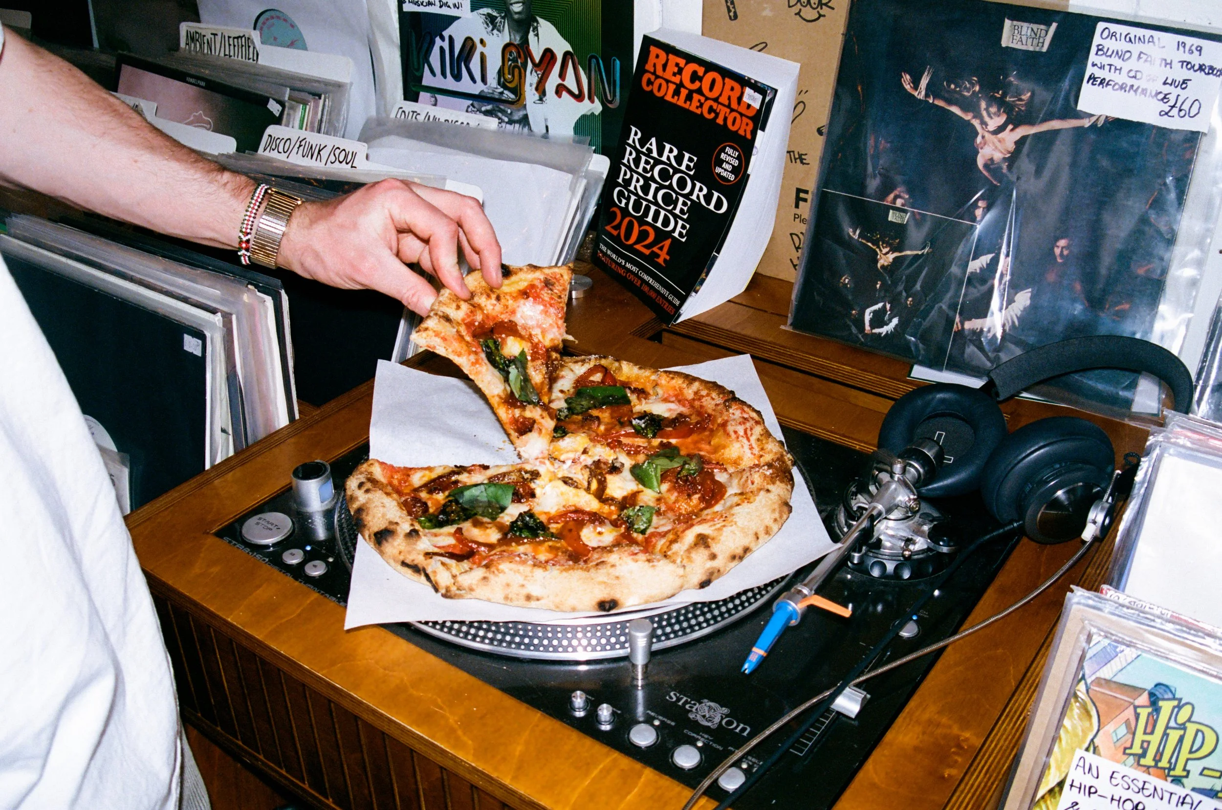 COWBOY'S PIZZA - MUSIC & PIZZA, LONDON