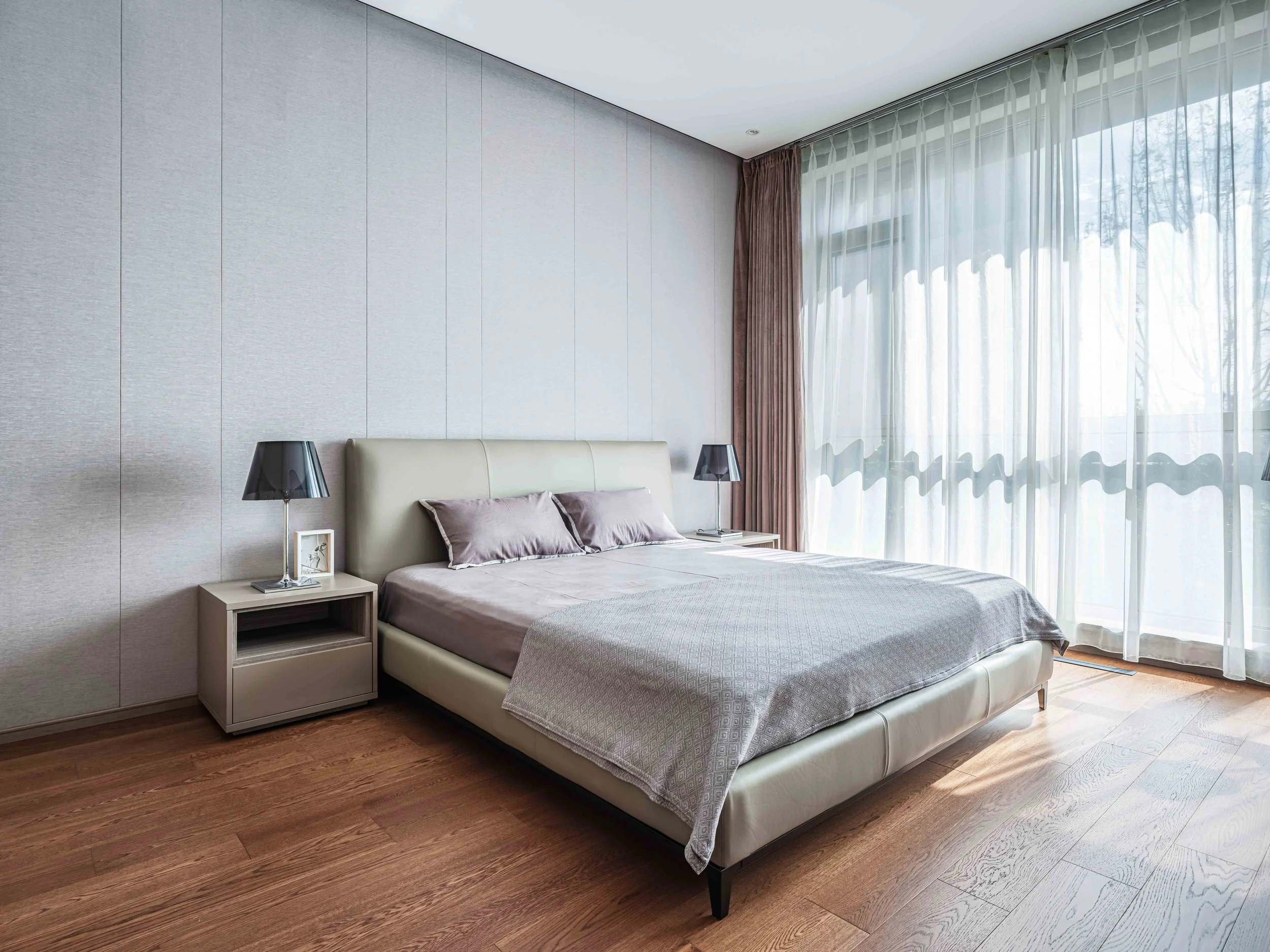 Crescent Bed — Camerich AU