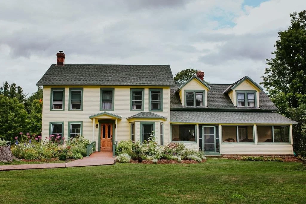 Rooms & Cabins — Bark Eater Inn