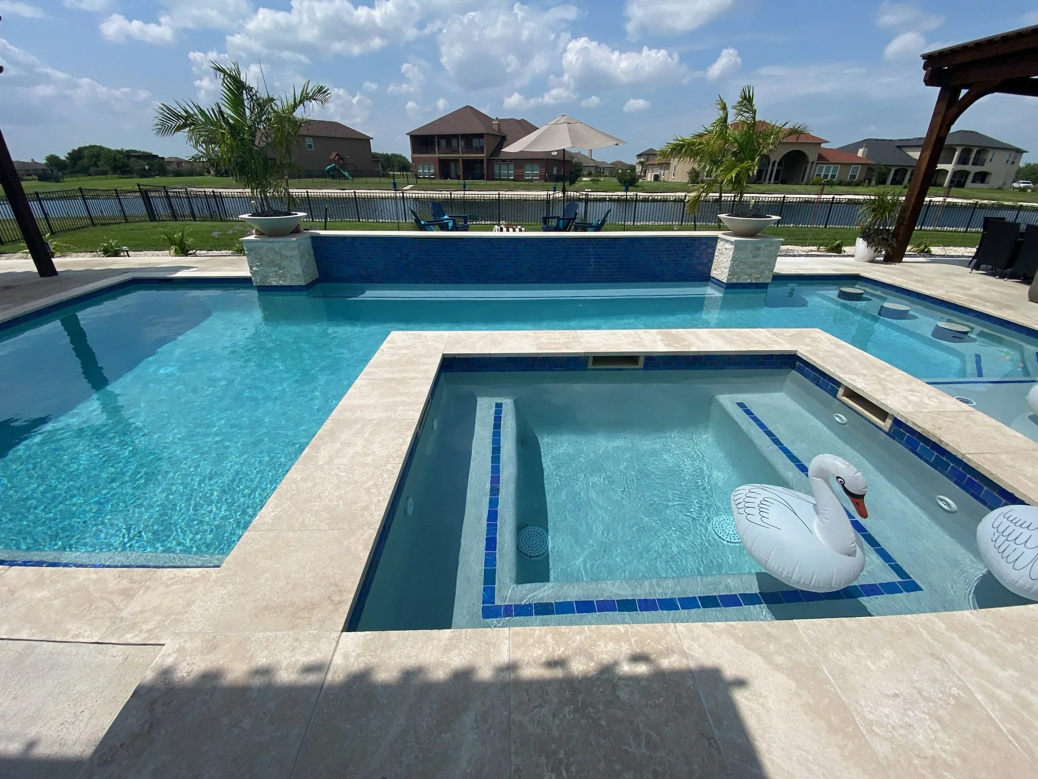 Apex Pools & Spas LLC