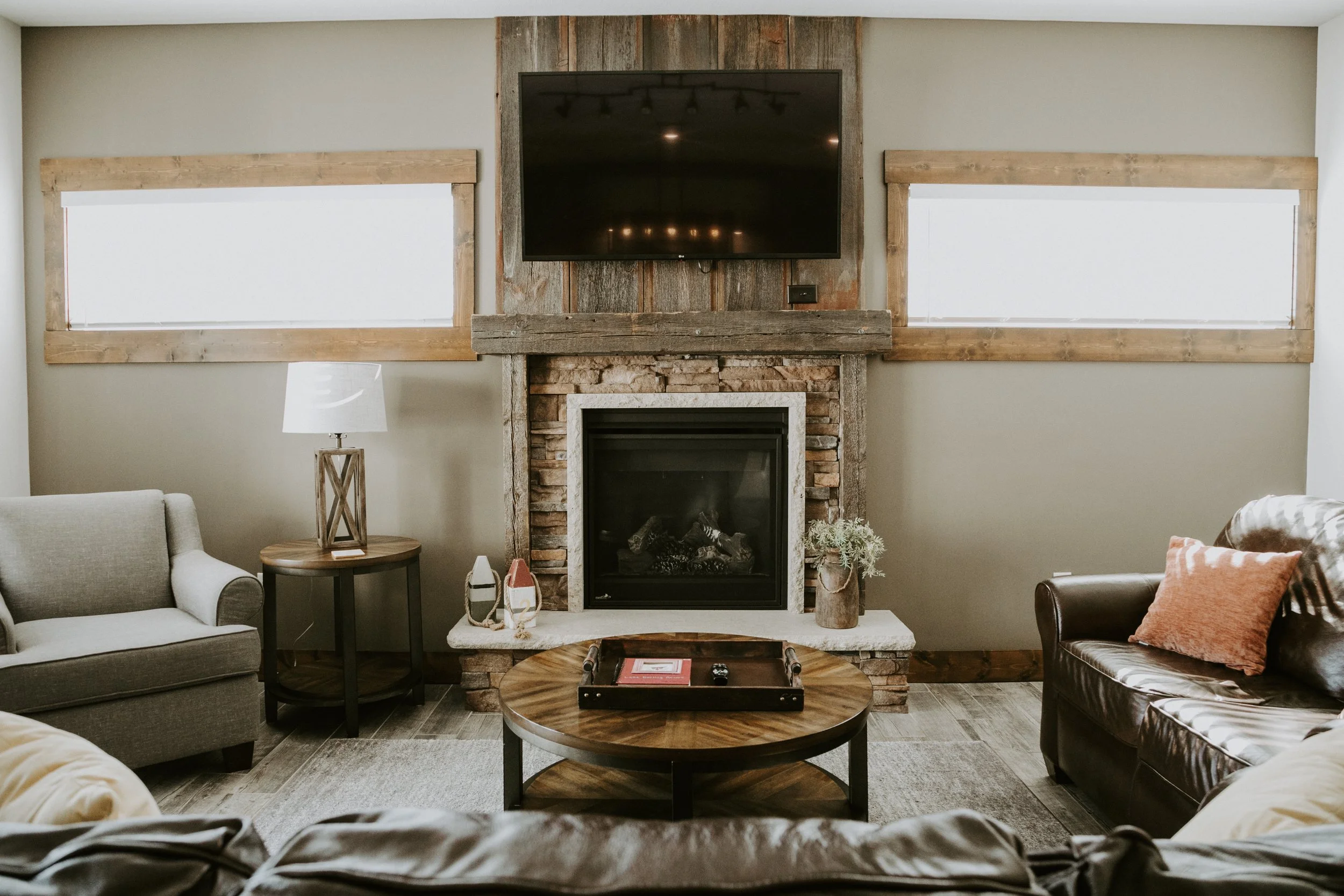 4 and 5 bedroom luxury villas at Lake Darling Resort