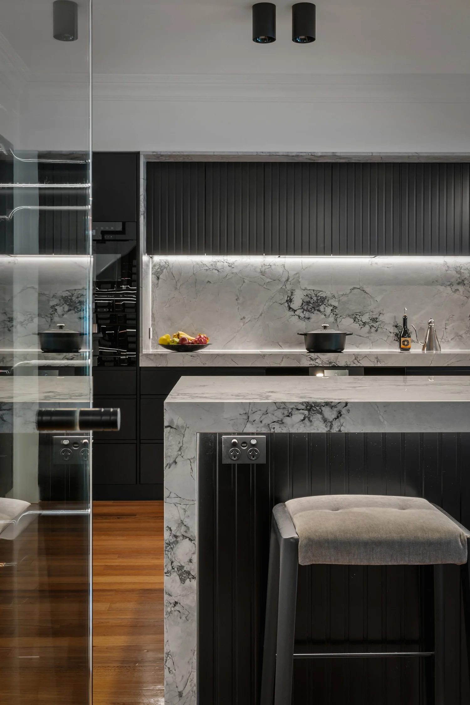 BOURNE | Contemporary Minimal Black Kitchen with Marble Bench ...