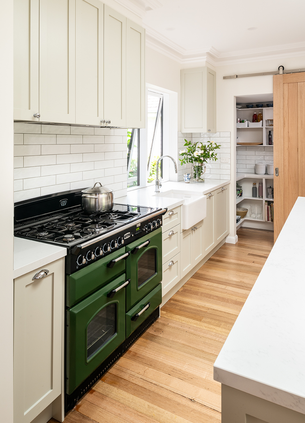 Glastonbury Contemporary Kitchens | Smith & Smith