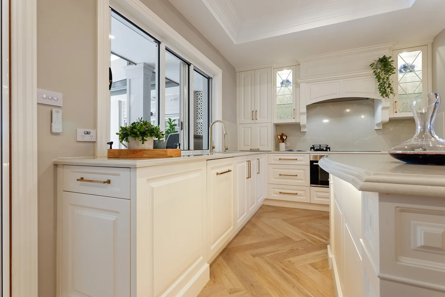 Contemporary Minimal White Kitchen | Smith & Smith Kitchens - Melbourne ...