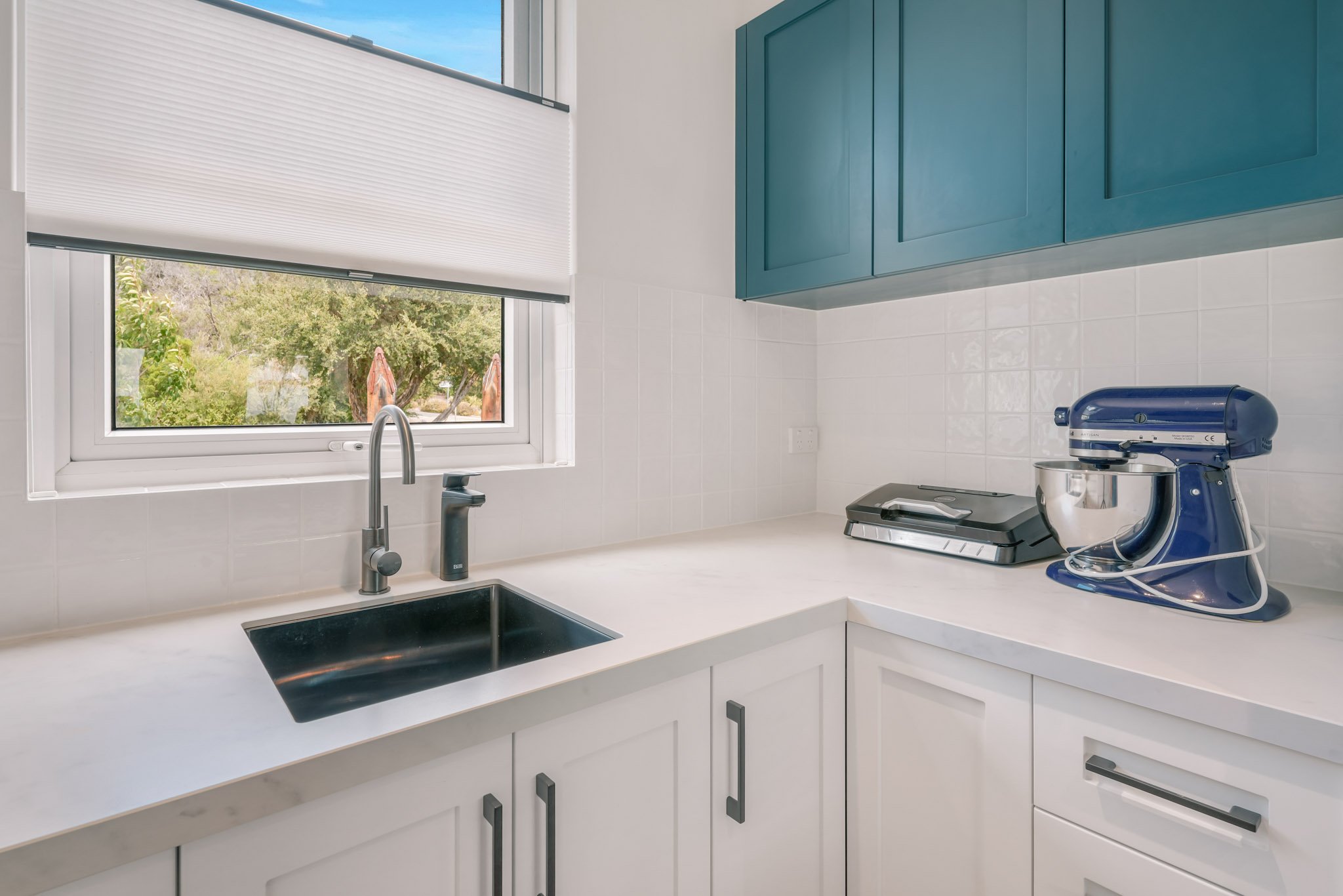 Contemporary Minimal White Kitchen | Smith & Smith Kitchens - Melbourne ...