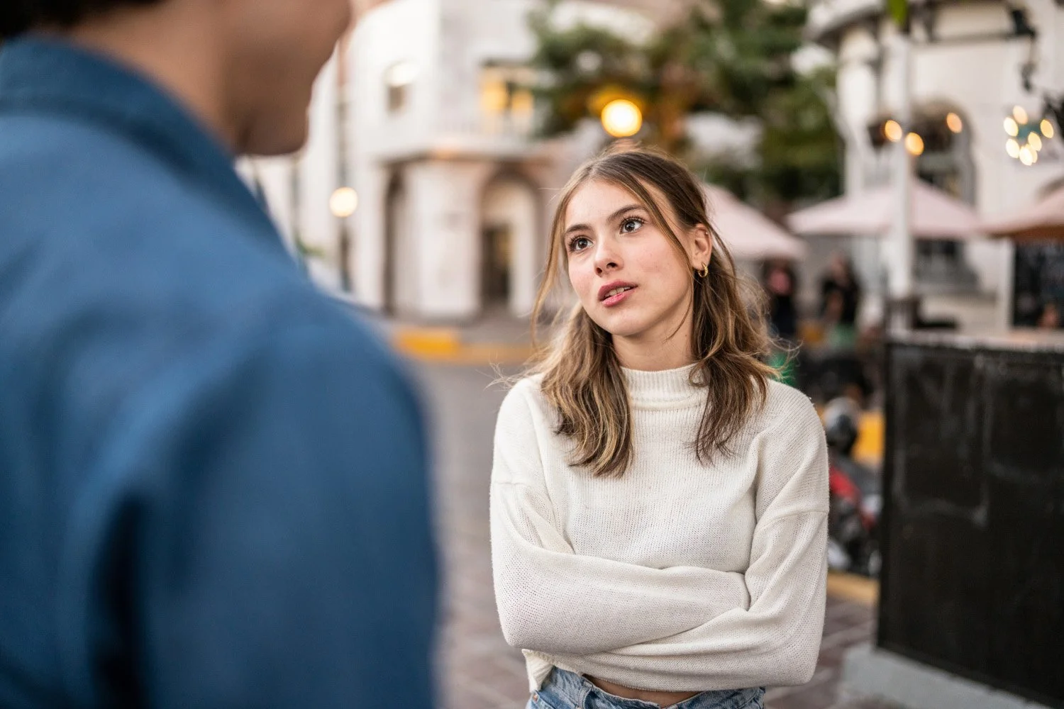 What to say when someone gives you a backhanded compliment — Calm Blog