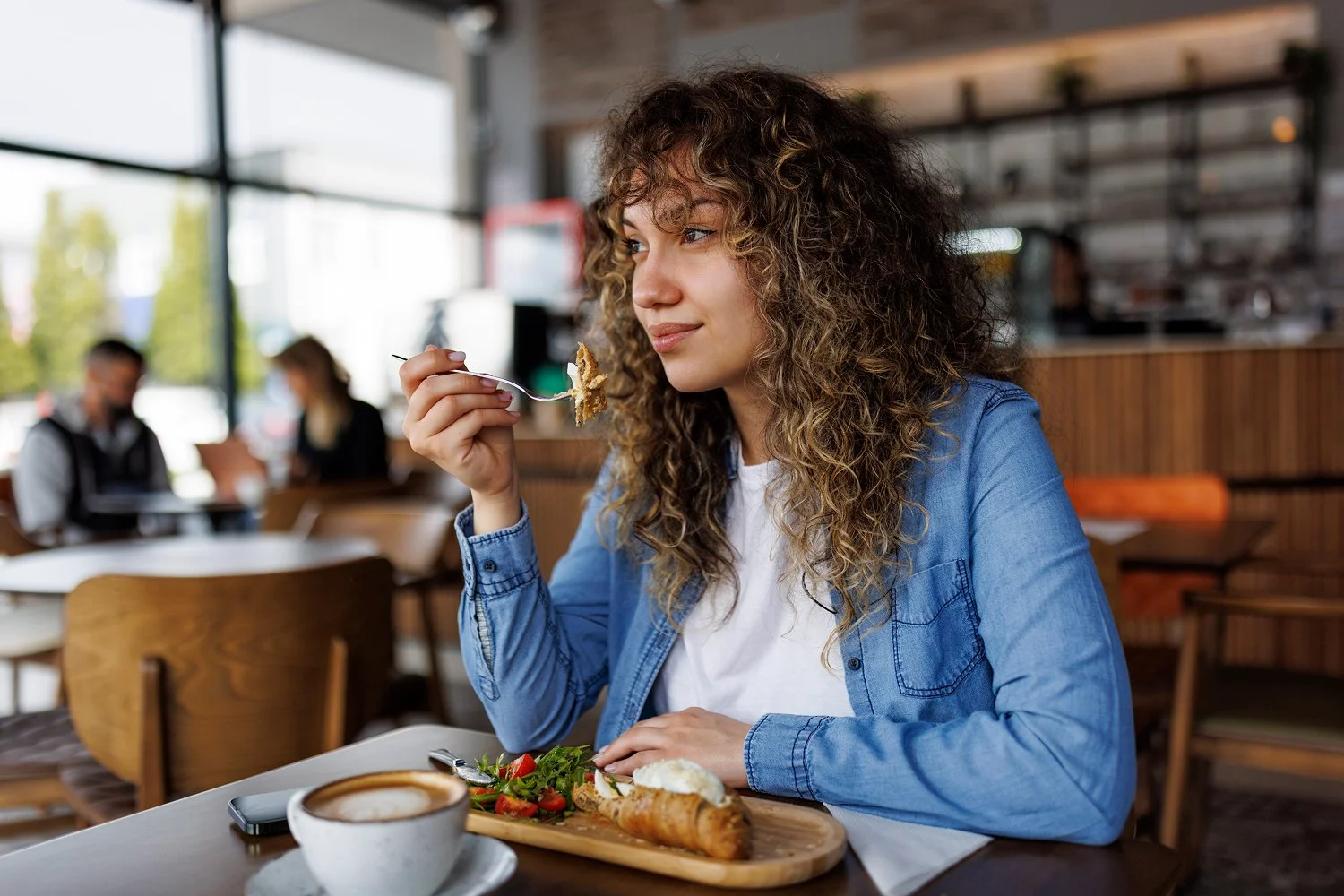 Dining solo? Here's how eating alone can affect your mental health ...