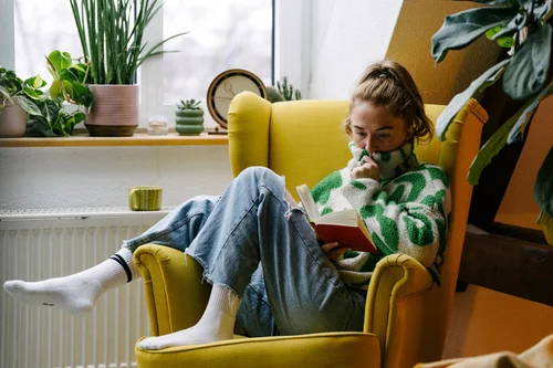 6 powerful benefits of reading for your mental health — Calm Blog