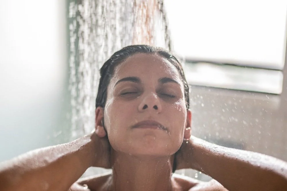 Shower meditation: 6 benefits of meditating while you shower — Calm Blog