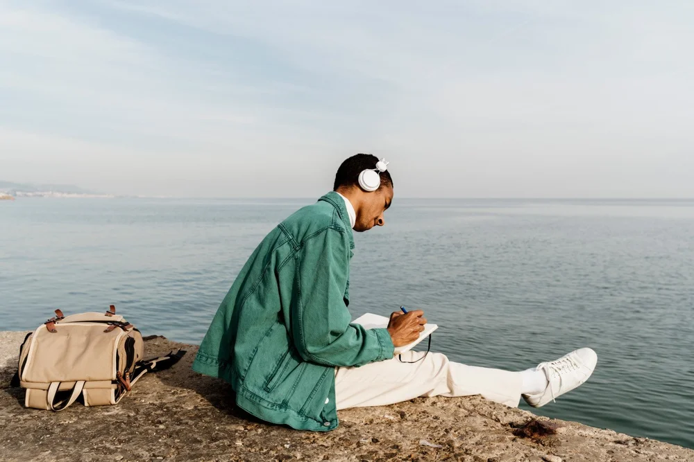 Here's why you should keep a mood journal (and how to do it) — Calm Blog