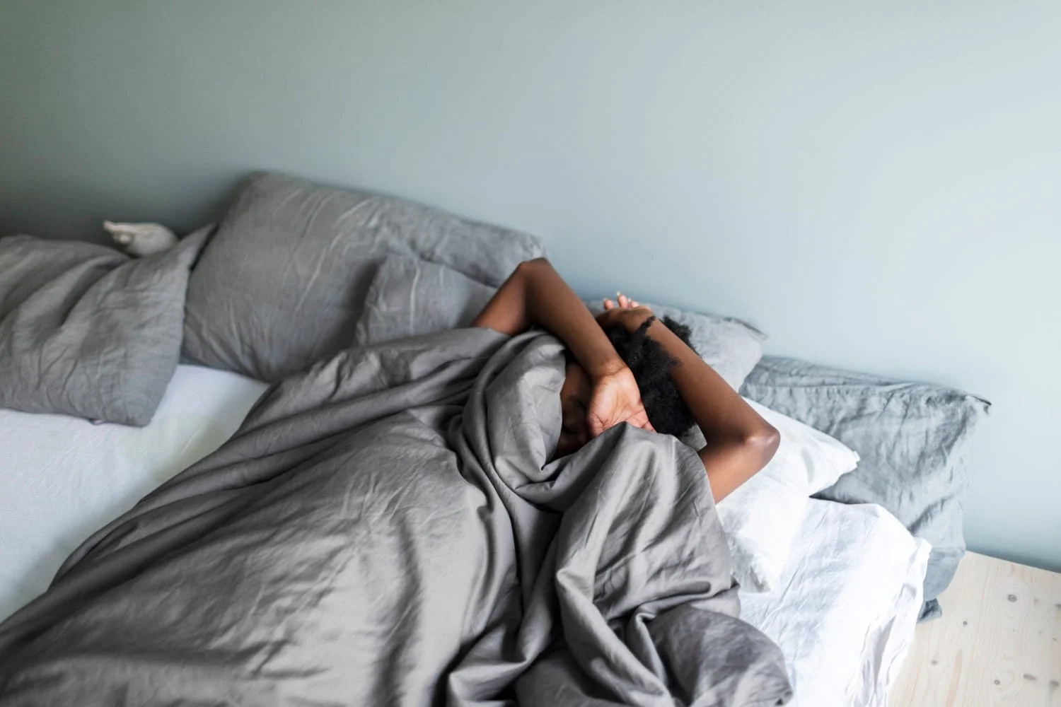 How to get over jet lag: 10 recovery tips to fix jet lag quickly — Calm ...