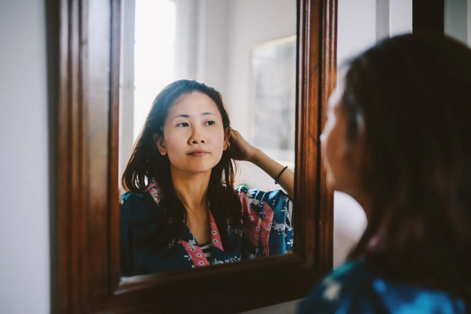 Here’s why you should grab a mirror for your next meditation — Calm Blog