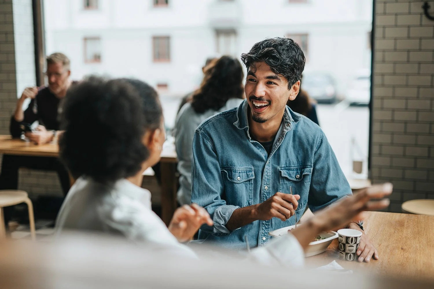 How to talk to anyone: 12 simple tips for better conversations — Calm Blog