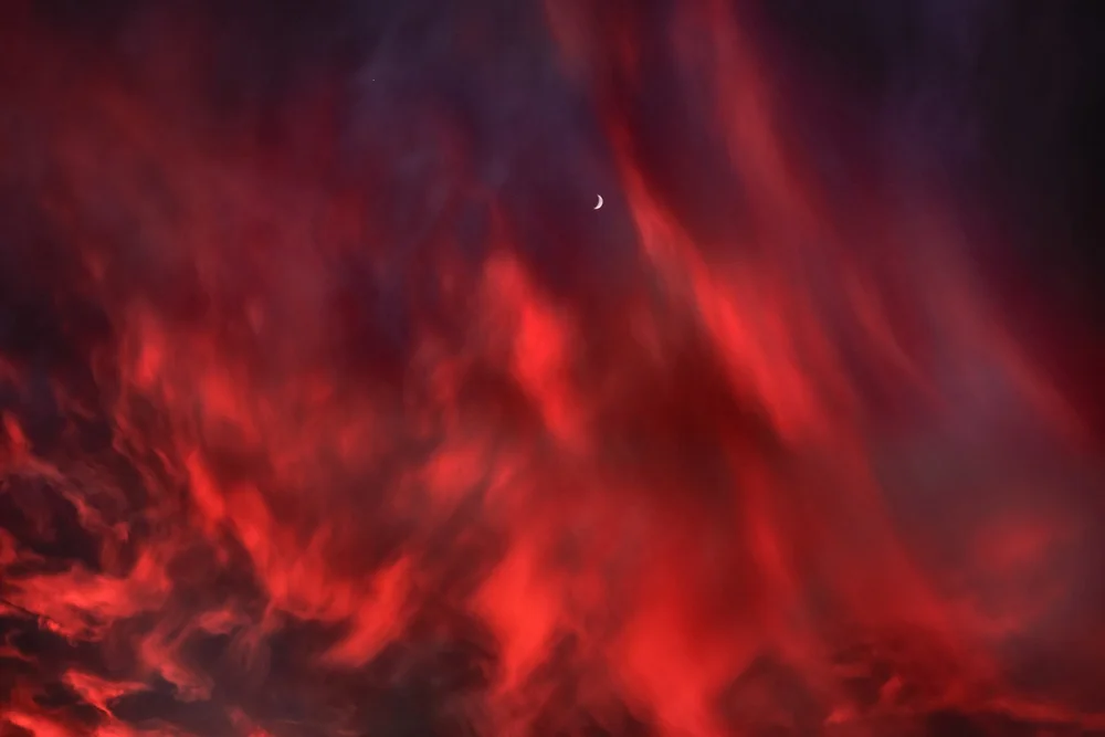 Does red light therapy help you sleep? Plus, 4 tips to use it — Calm Blog