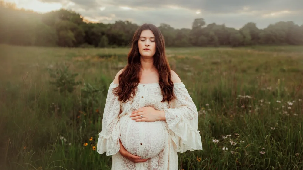 Minneapolis Maternity Photographer | AMG Photography