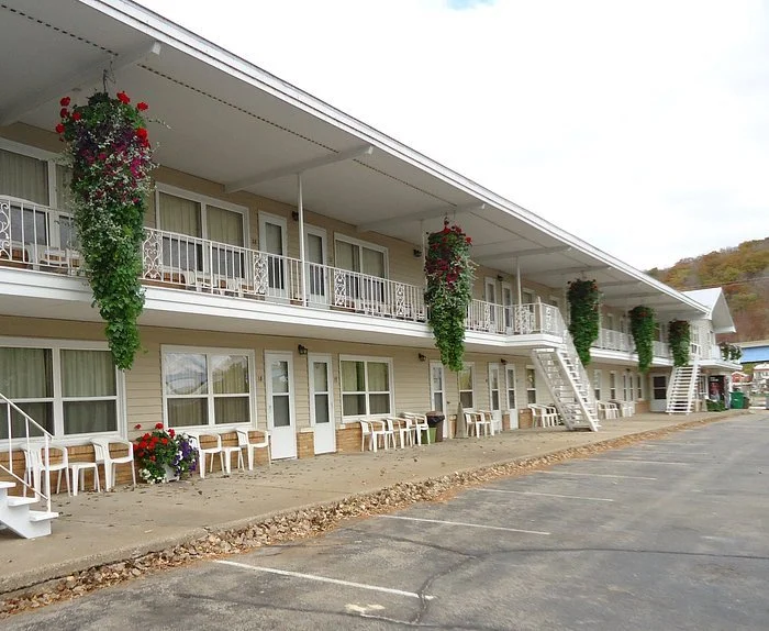 LODGING — PORTS OF DISCOVERY