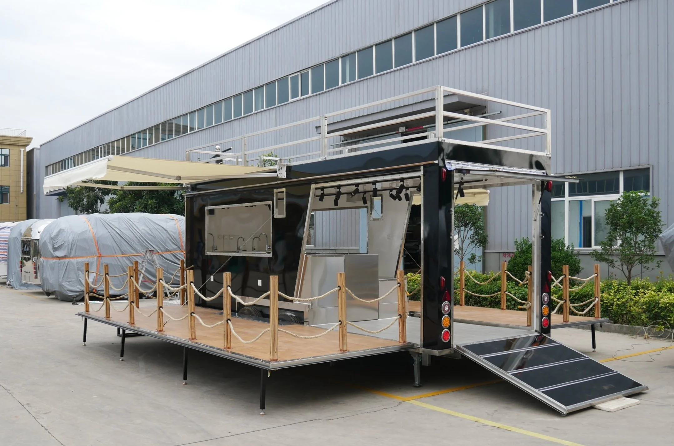 Double Decker — The Food Truck Connect