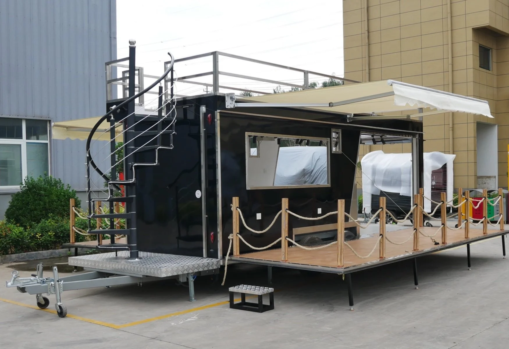 Double Decker — The Food Truck Connect