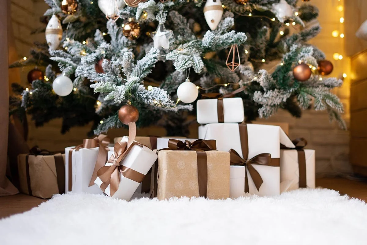 How Did the Tradition of Giving Gifts at Christmas Originate ...