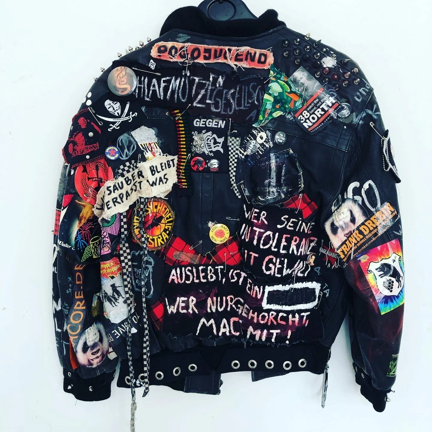 Punk - Rebellion und Authentizität im Kostümverleih Berlin ...