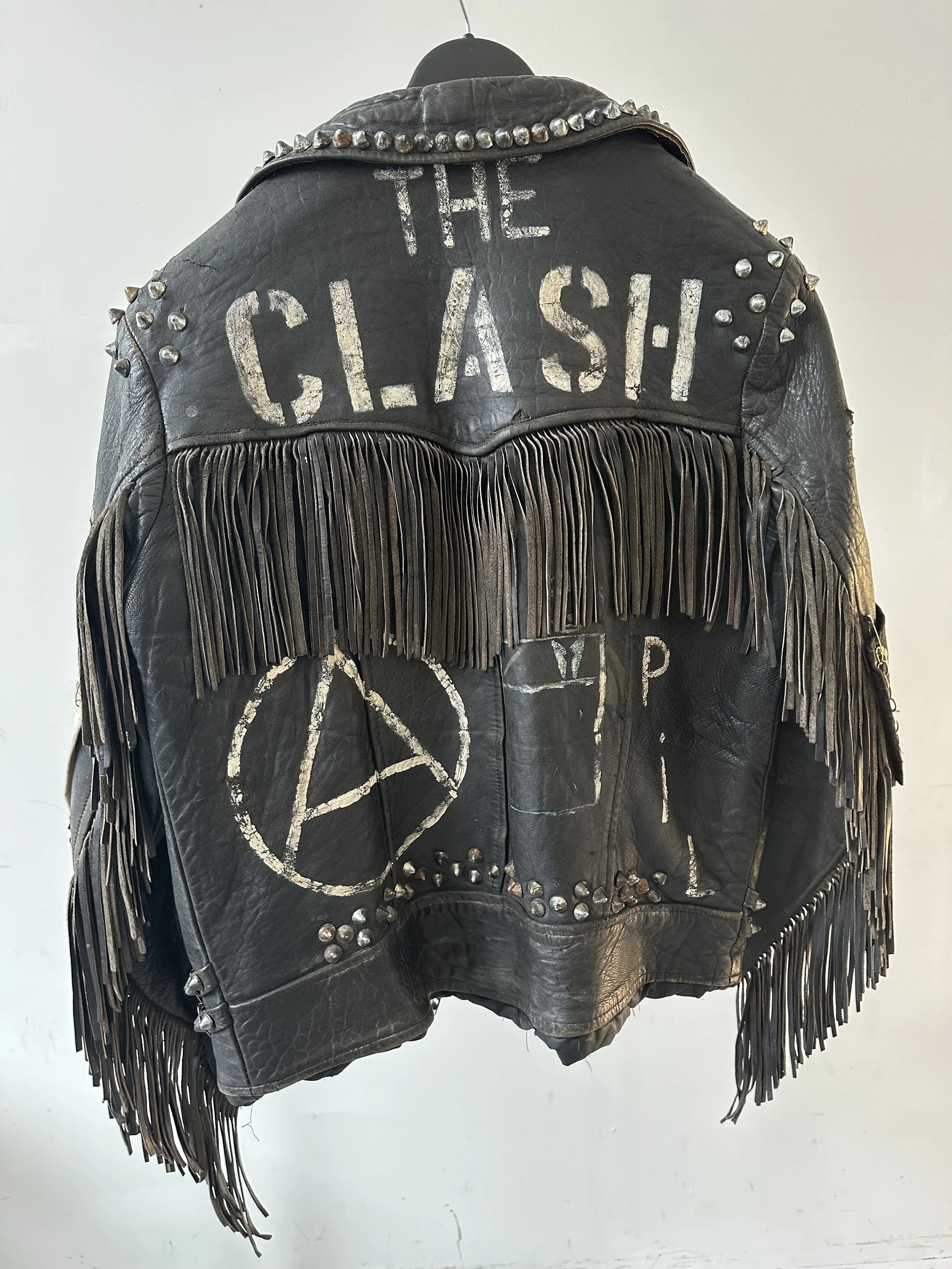 Punk - Rebellion und Authentizität im Kostümverleih Berlin ...