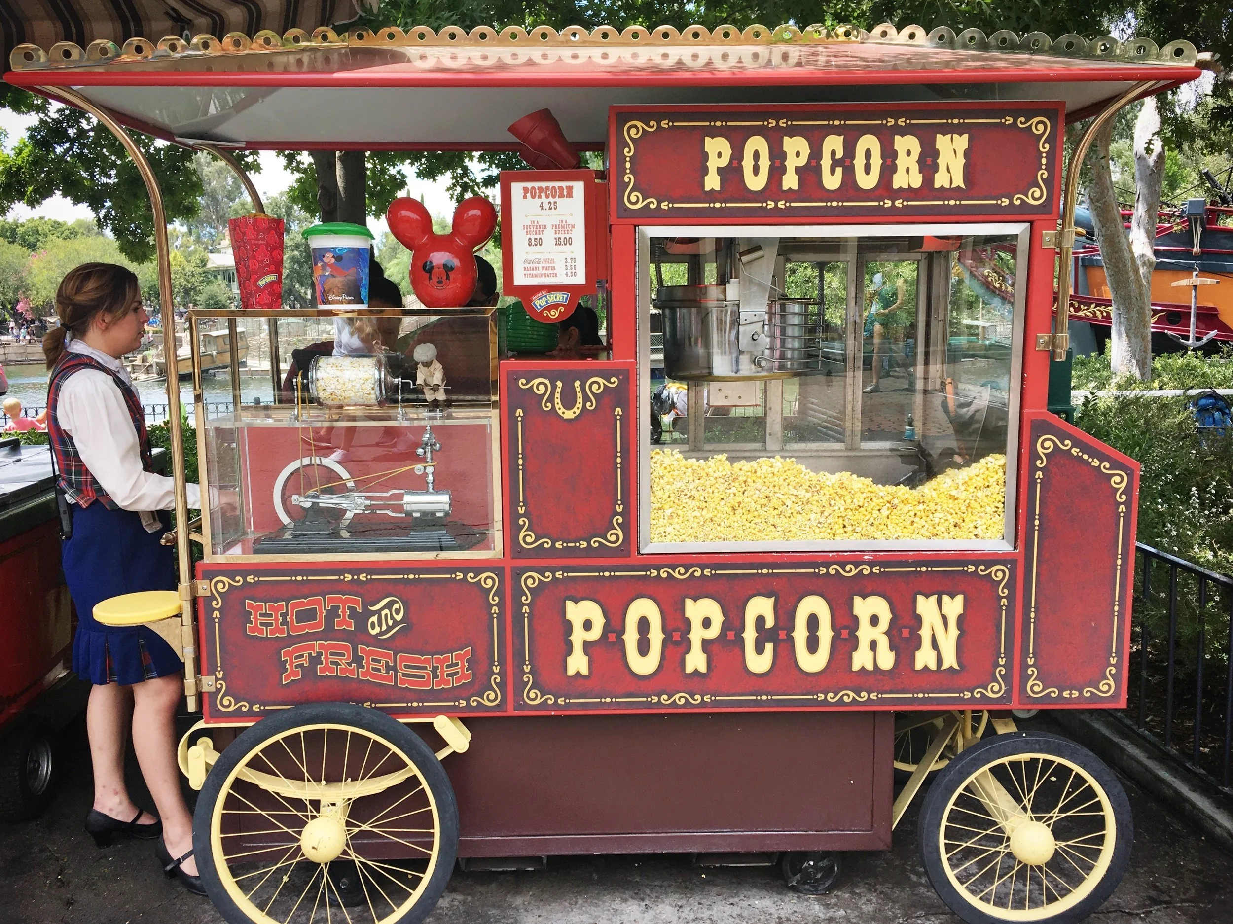 TOP 10: Disney Park Snacks — Great Pop Culture Debate
