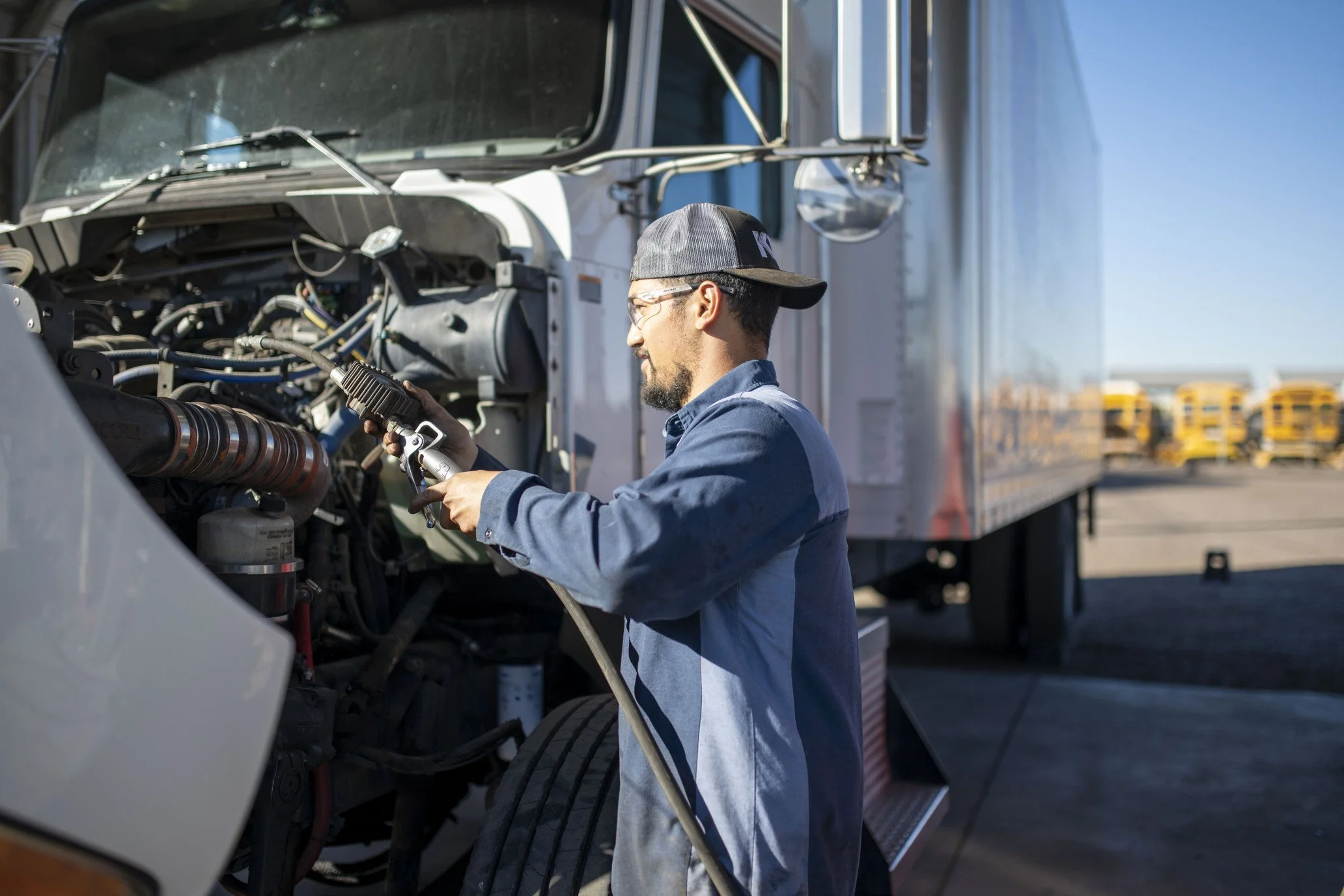 Diesel Mechanic in Phoenix and Chandler — KTS Enterprise