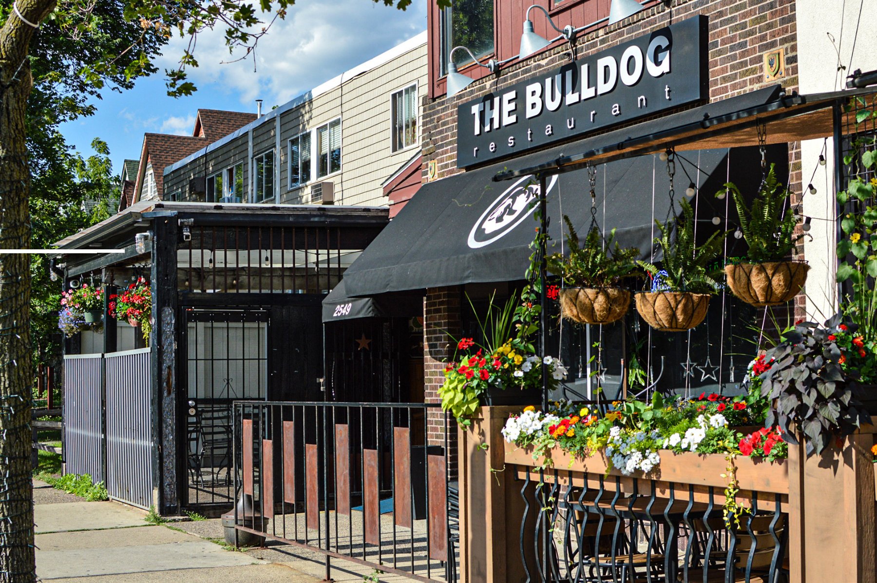 Bulldog Uptown Restaurant