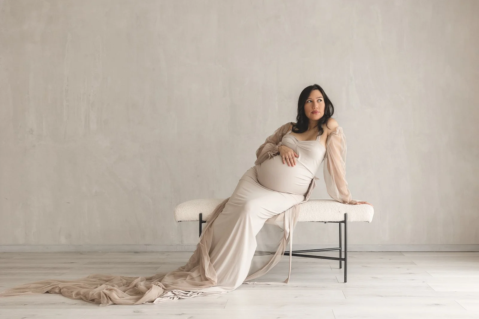Elegant Studio Maternity Photos in Orange County: A Heartwarming ...