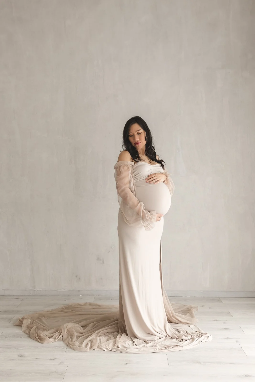 Elegant Studio Maternity Photos in Orange County: A Heartwarming ...