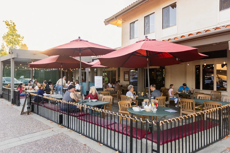 Contact 1 — The Hop Yard Alehouse