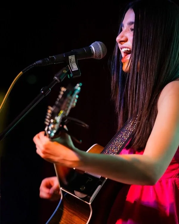 Ivey Campbell — Puckett's Restaurant