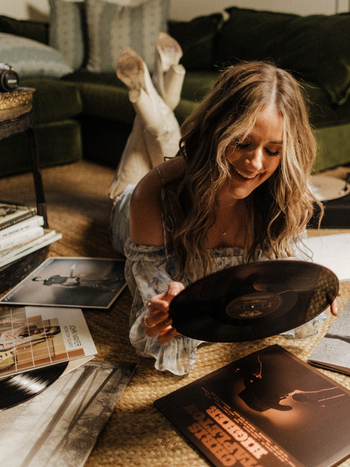 Amberlea Bruch — Puckett's Restaurant