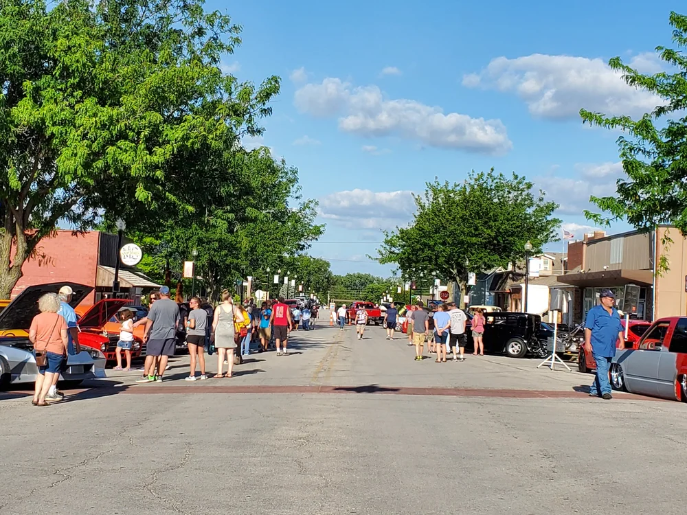 Car Cruise — Downtown Blue Springs