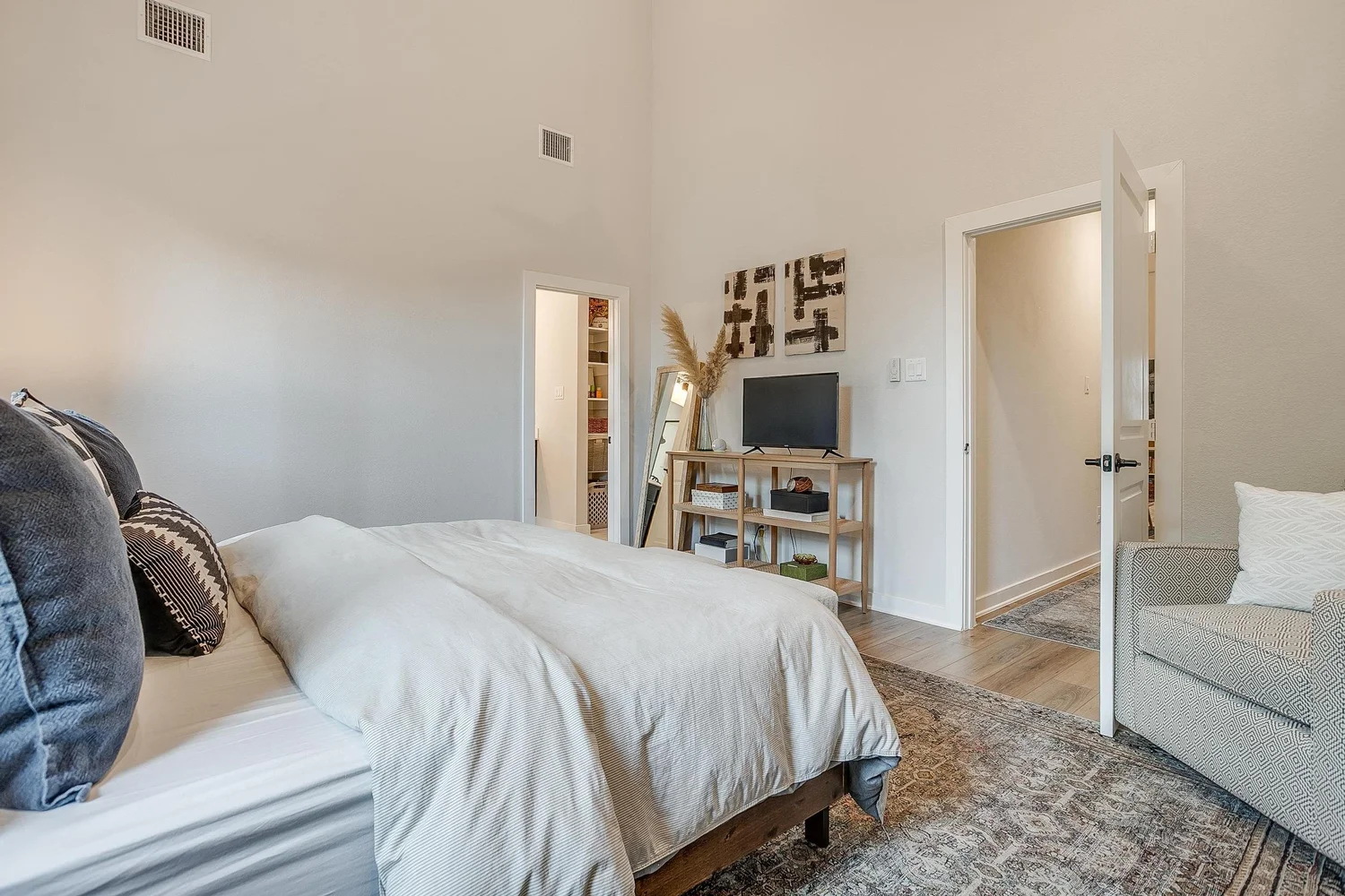 2255 ROOK DRIVE — The Ashton Agency