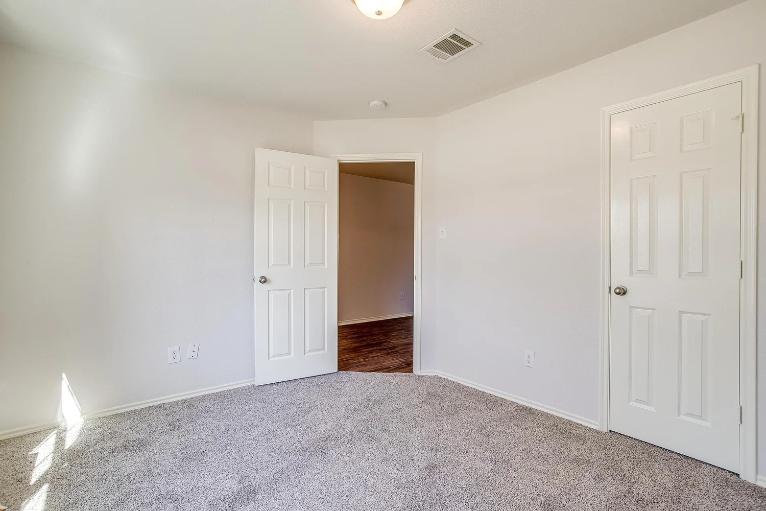 10900 BRAEMOOR DRIVE — The Ashton Agency