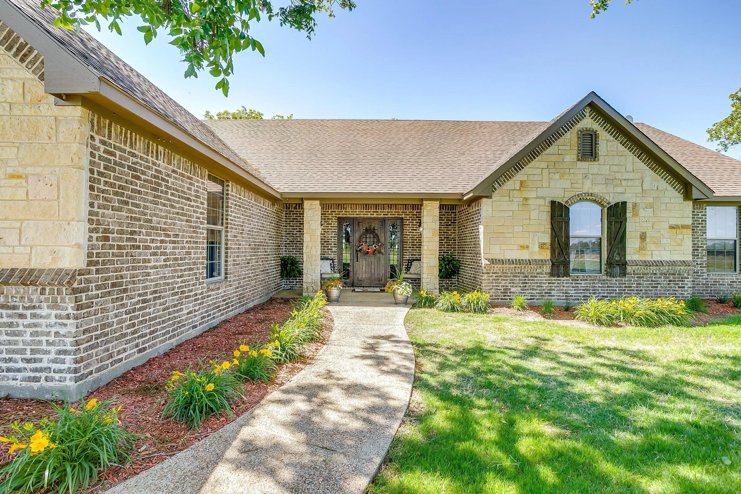 Exclusive Listings — The Ashton Agency