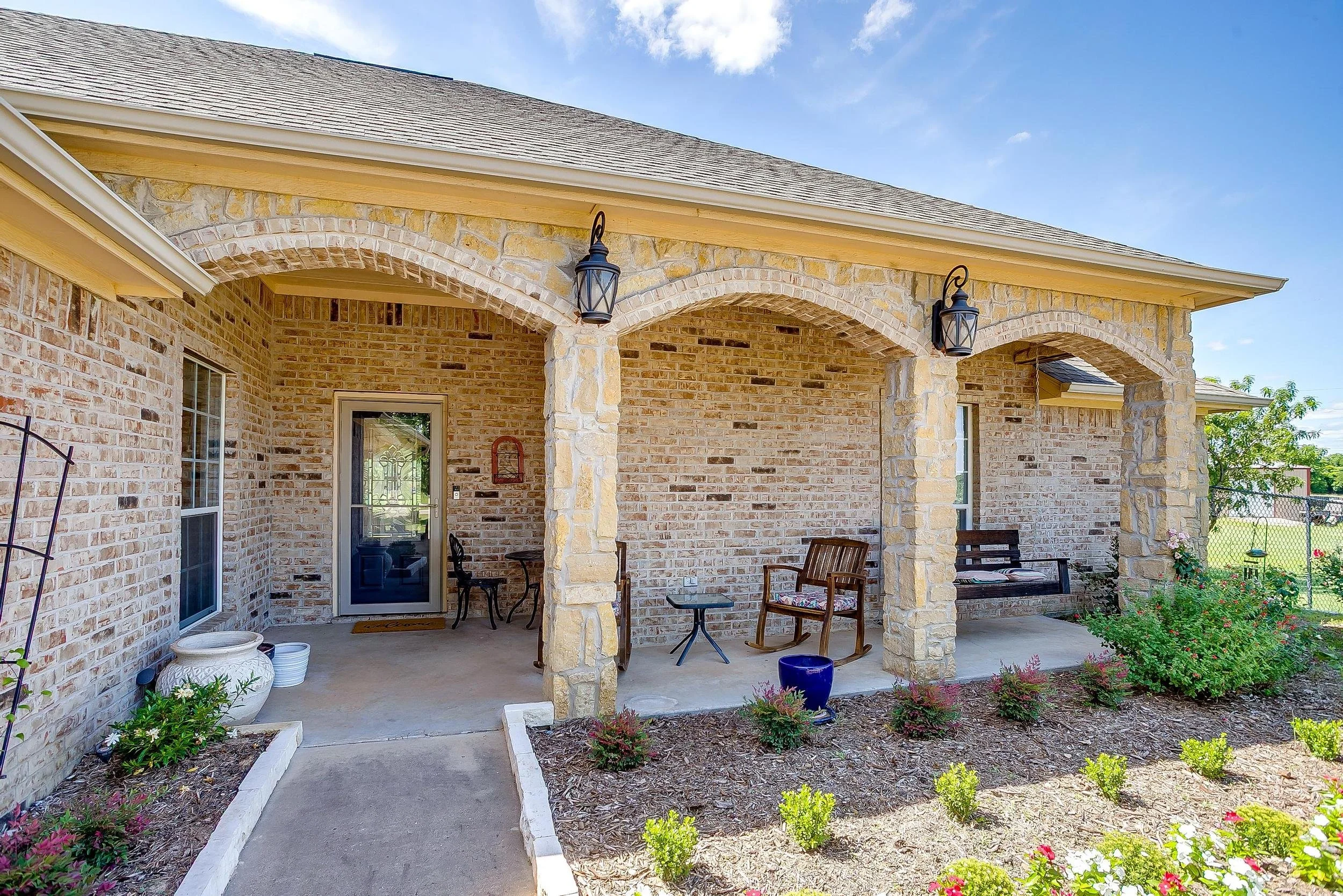 112 TIGERS EYE COURT — The Ashton Agency