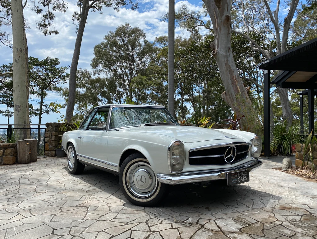 Classic and Race Car Sales | Explore Timeless Elegance and Performance