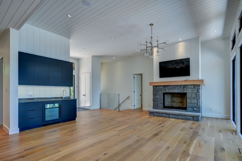 Whiteside — Muskoka Lumber